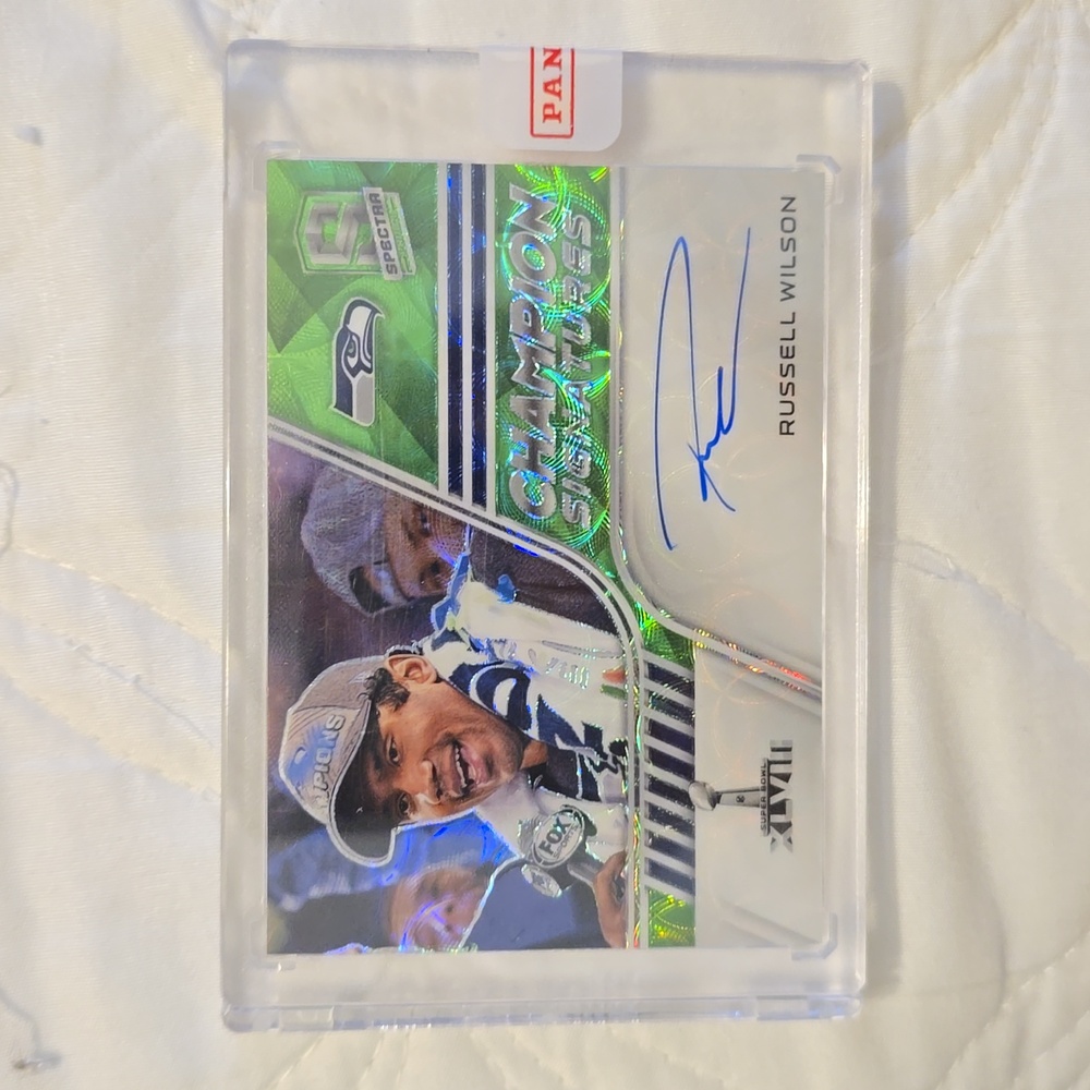 2022 Panini Spectra Champion Signatures Russell Wilson - Gem